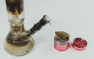 Can You Get Sick from Dirty Bong Water? – The Chill Bud